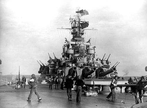 Flashback Photo: The USS Massachusetts During a Lull in the Battle of ...